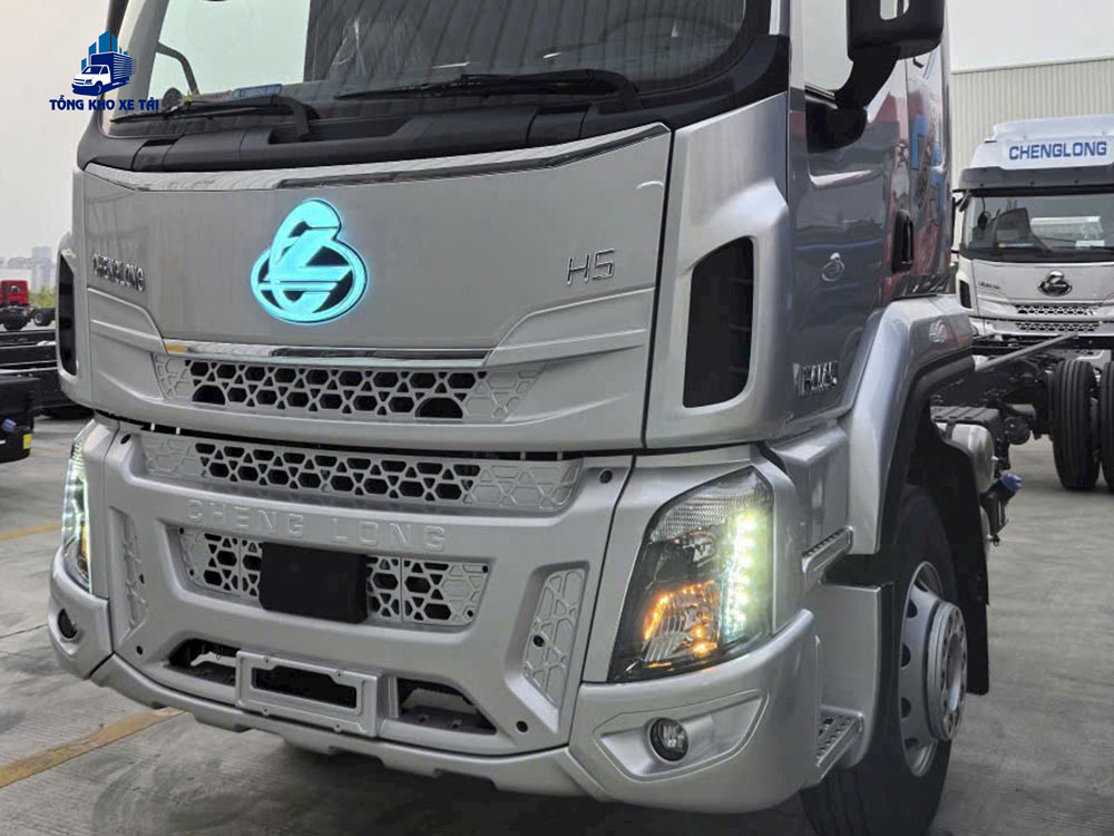 XE TẢI CHENGLONG 8 TẤN H5 240HP THÙNG 9M9